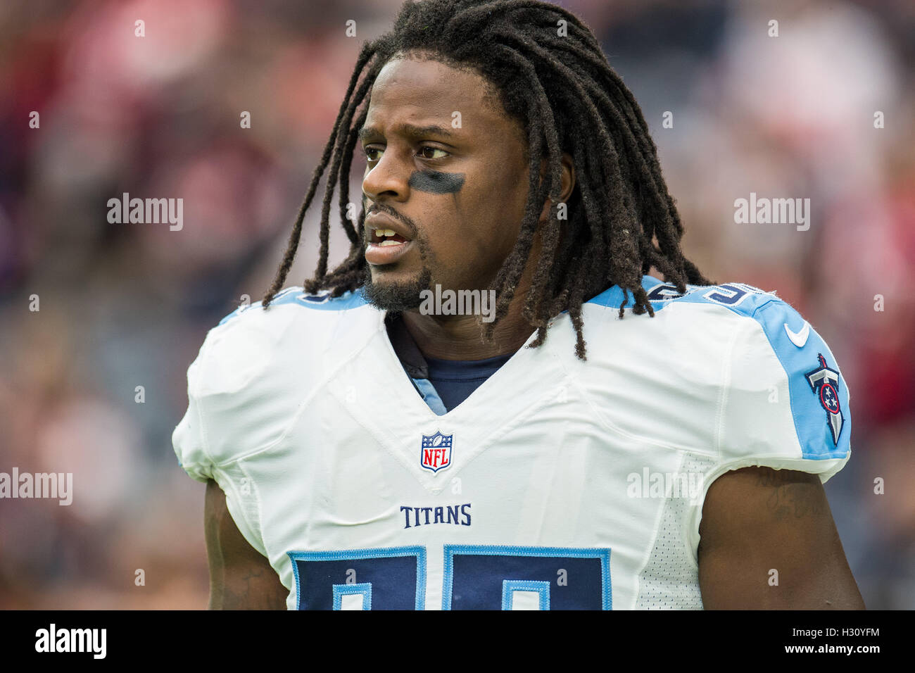 Tennessee titans linebacker hi-res stock photography and images - Alamy