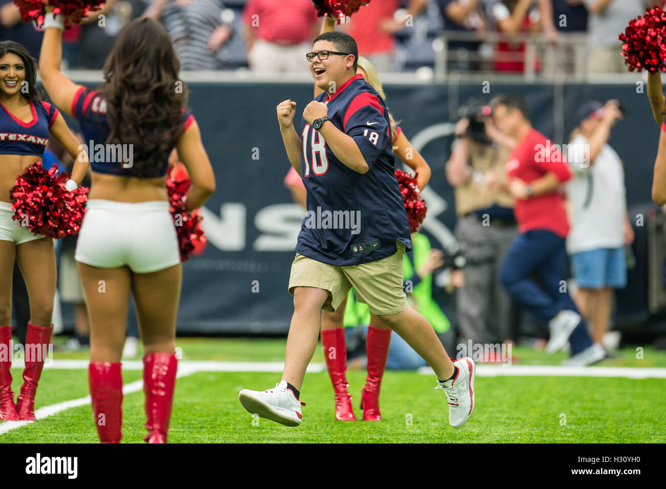 Modern family tv show hi-res stock photography and images - Alamy