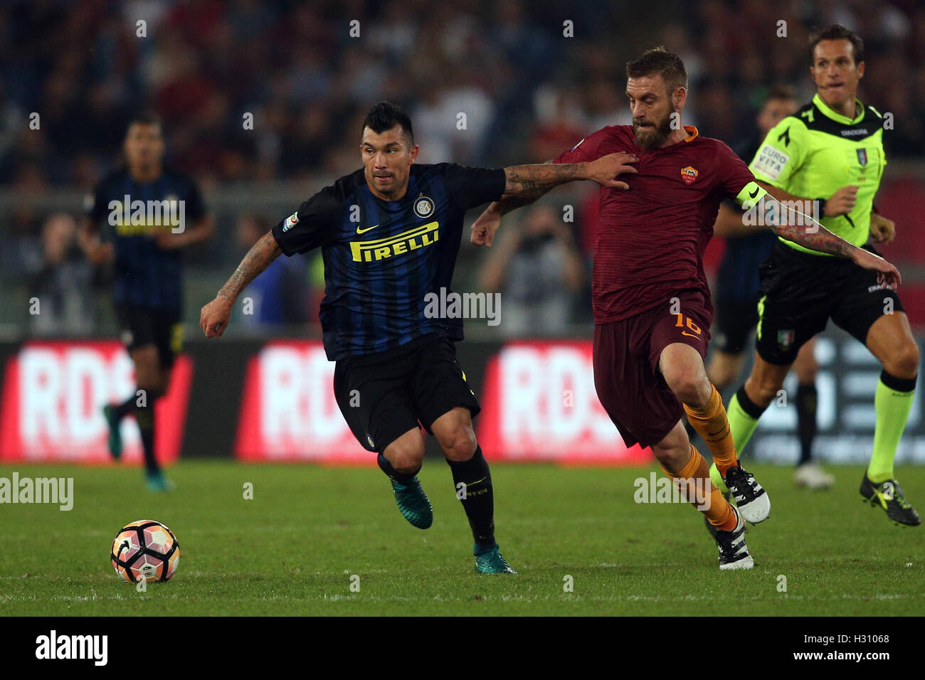 Stadium Olimpico, Rome, Italy. 02nd Oct, 2016. Medel and De Rossi in ...