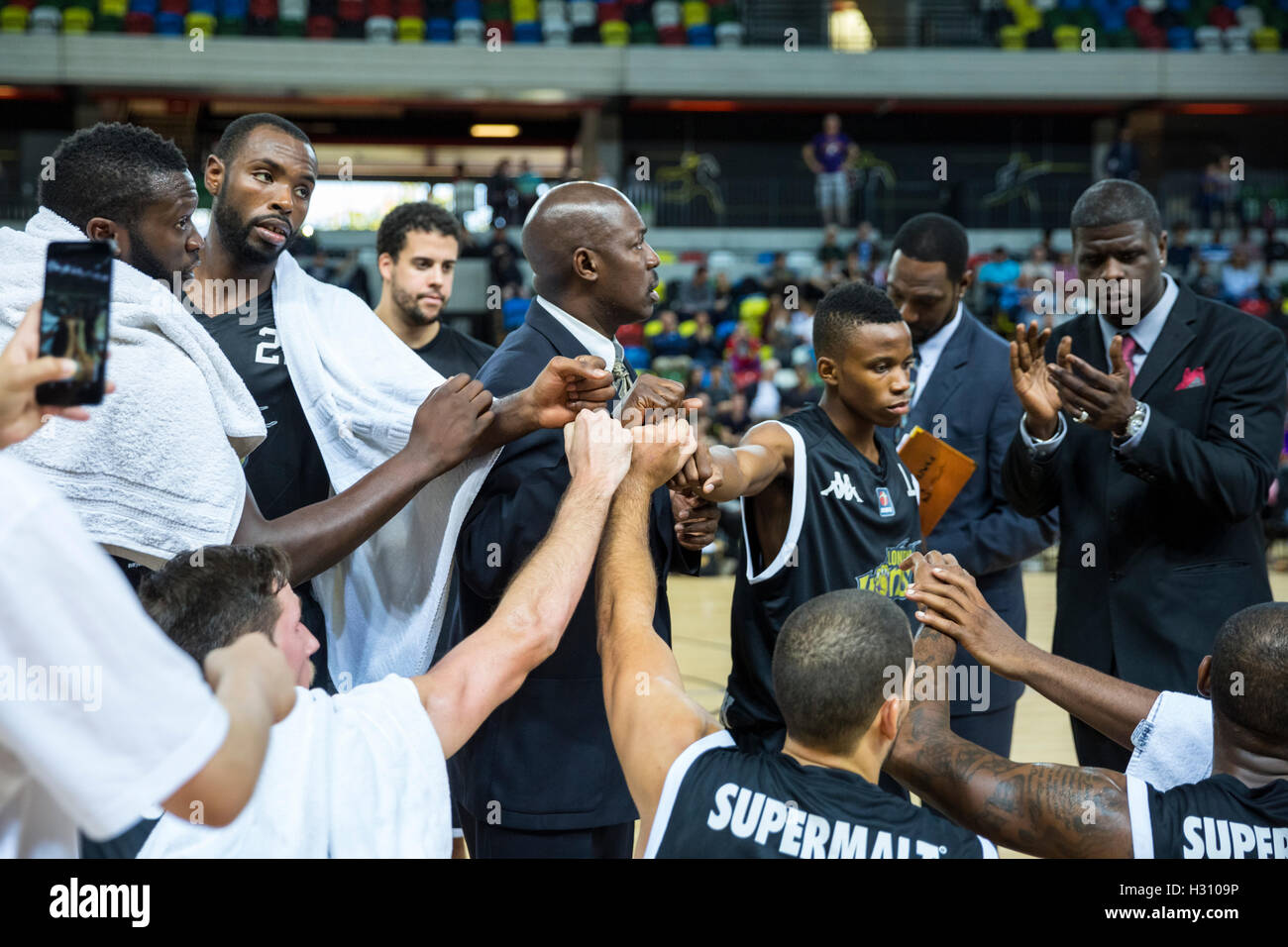 London lions basketball team hi-res stock photography and images - Alamy