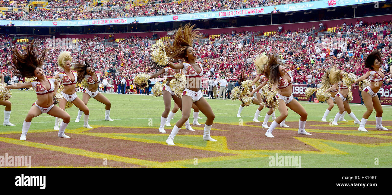 Washington redskins cheerleaders hi-res stock photography and images ...