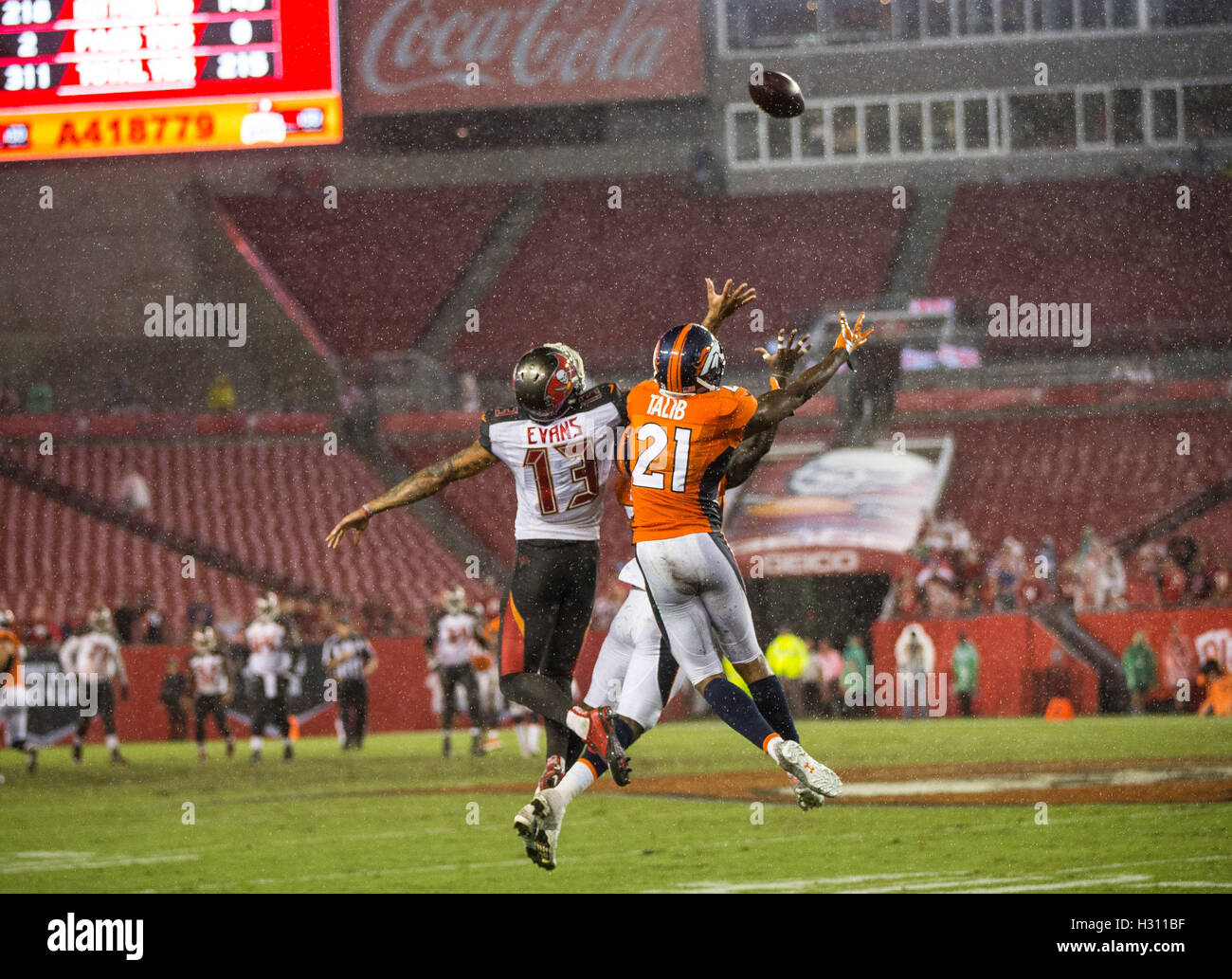 Florida, USA. 2nd Oct, 2016. LOREN ELLIOTT | Times .Denver Broncos ...