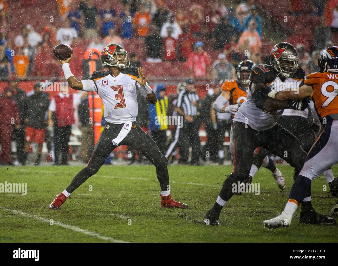 Florida, USA. 2nd Oct, 2016. LOREN ELLIOTT | Times .Tampa Bay ...