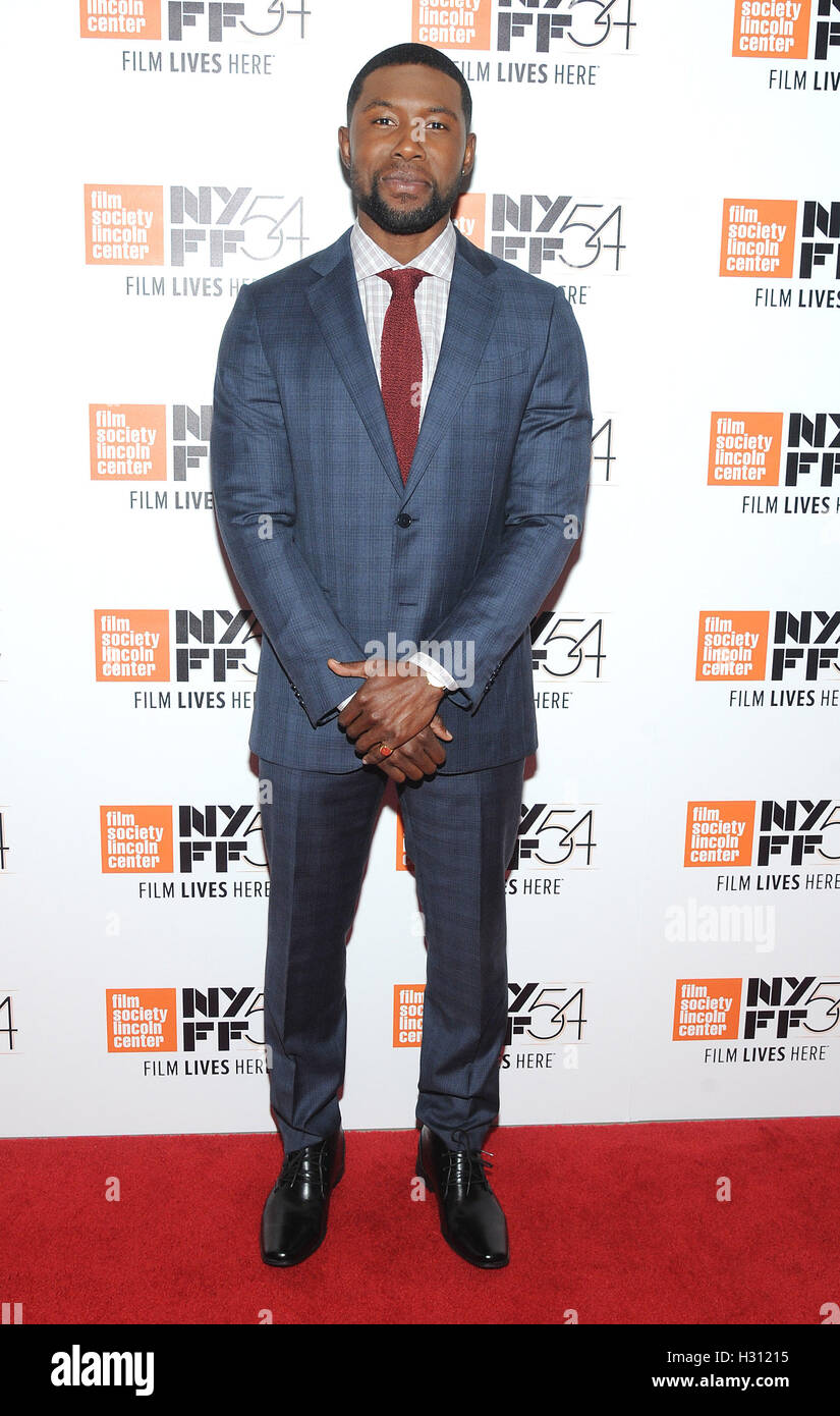 Trevante rhodes in moonlight hi-res stock photography and images - Alamy