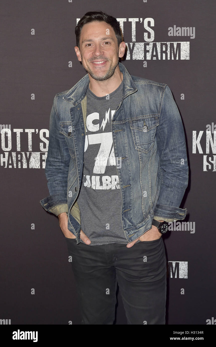 Steve kazee shameless hi-res stock photography and images - Alamy