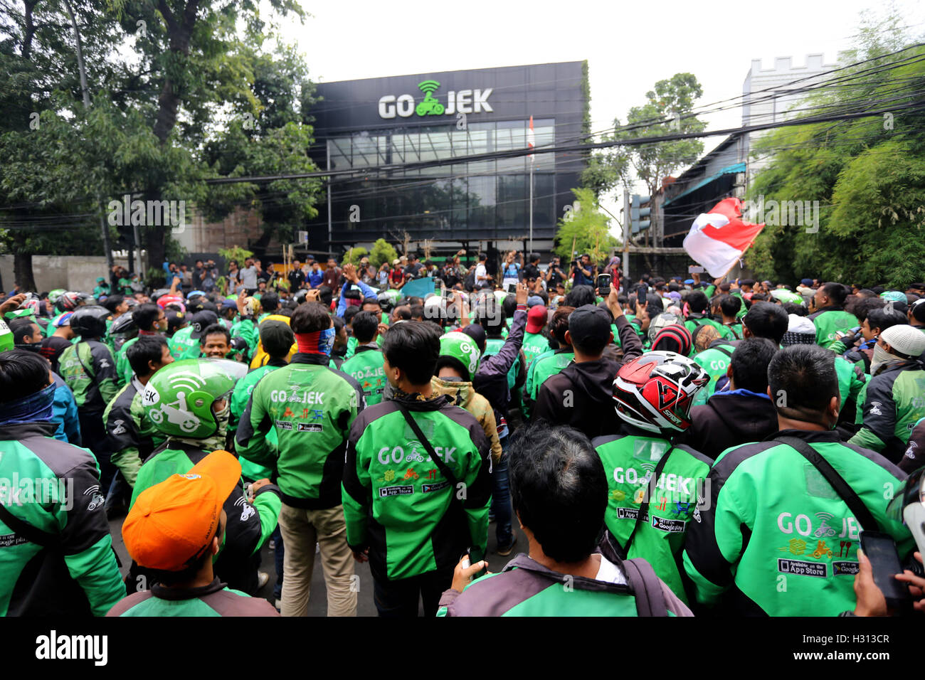 Jakarta, Indonesia. 3rd Oct, 2016. Demo performed by the driver Gojek ...