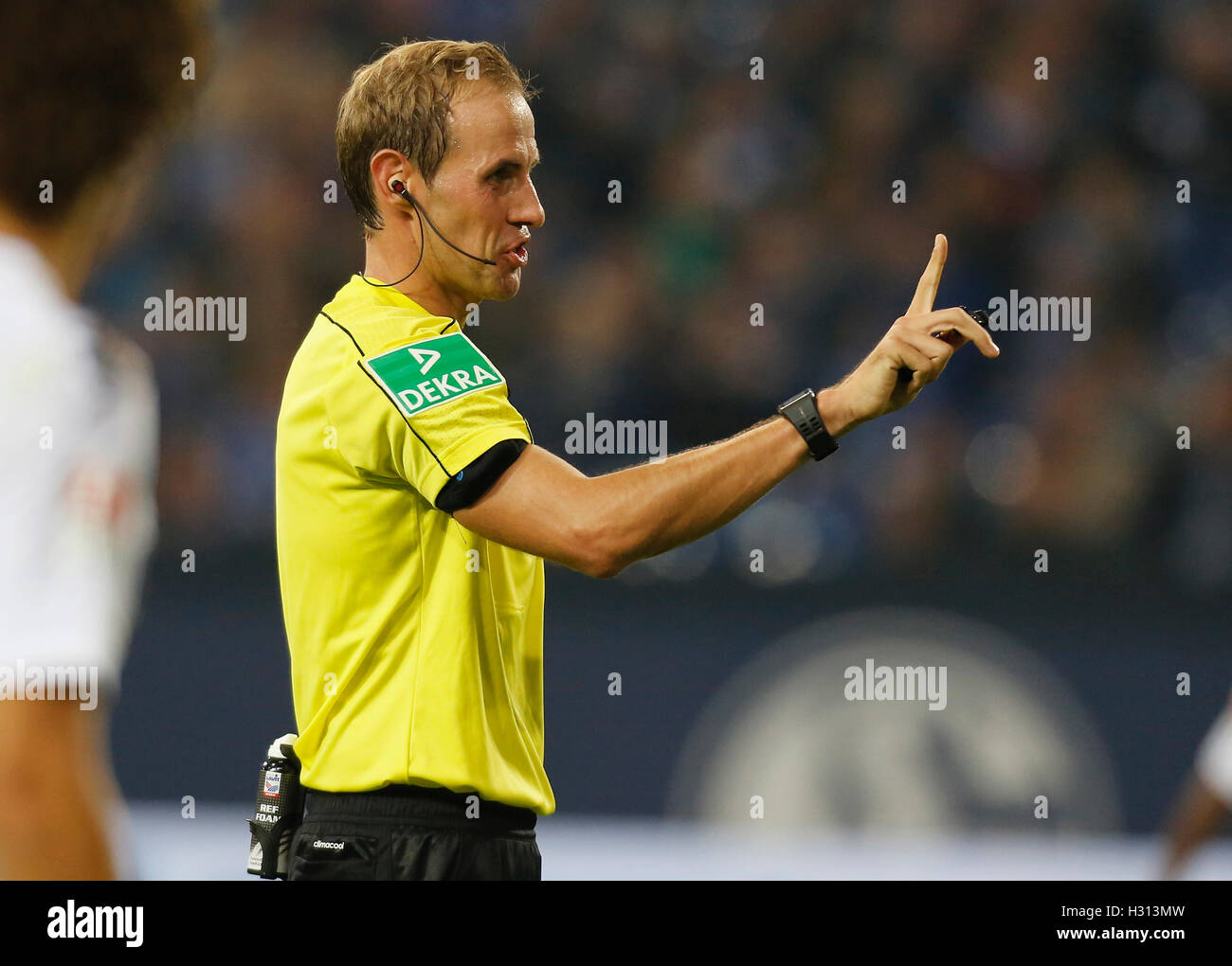 Referee referee sascha stegemann hi-res stock photography and images ...