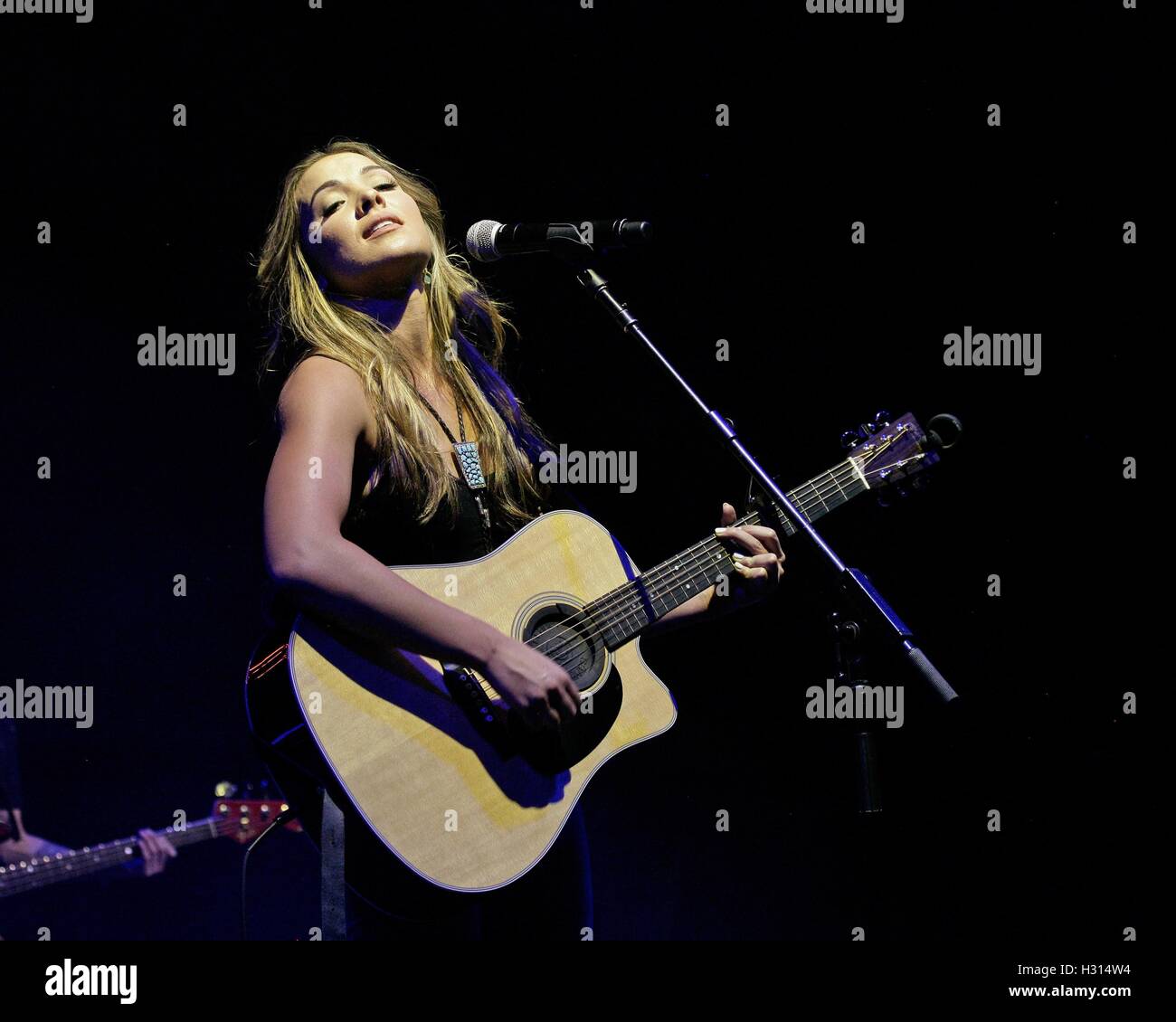 Las Vegas, NV, USA. 2nd Oct, 2016. Naomi Cooke of Runaway June in ...