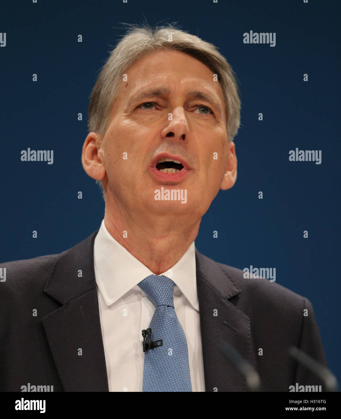 Philip hammond 2016 conference hi-res stock photography and images - Alamy