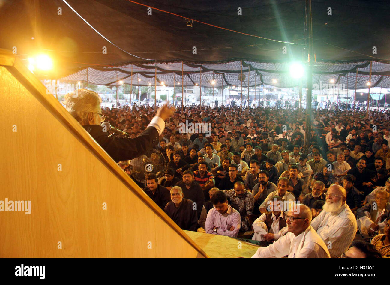 Karachi, Pakistan. 03rd Oct, 2016. Renowned Quranic Scholar, Allama ...