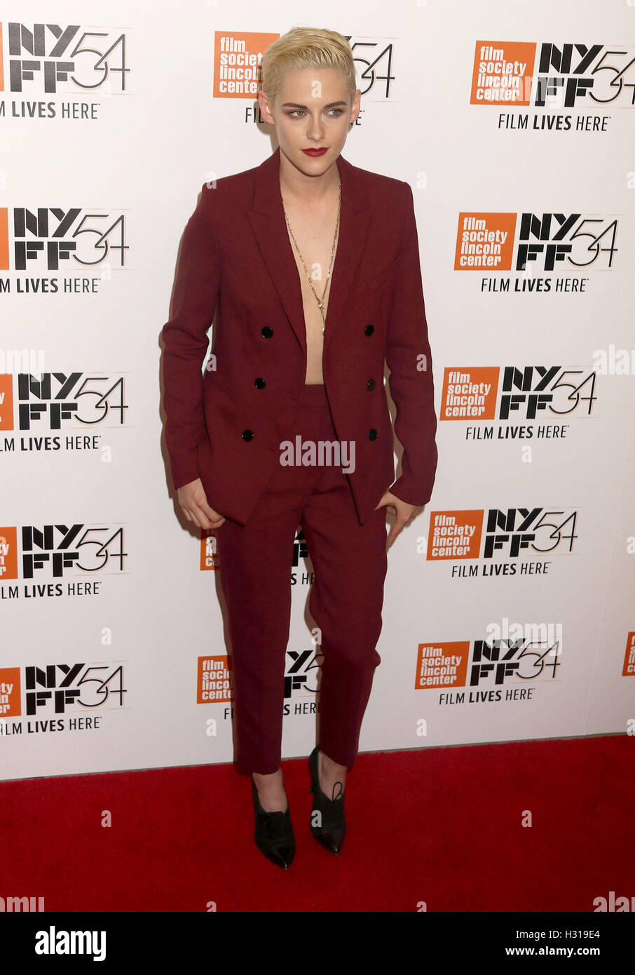 New York, New York, USA. 3rd Oct, 2016. Actress KRISTEN STEWART attends ...