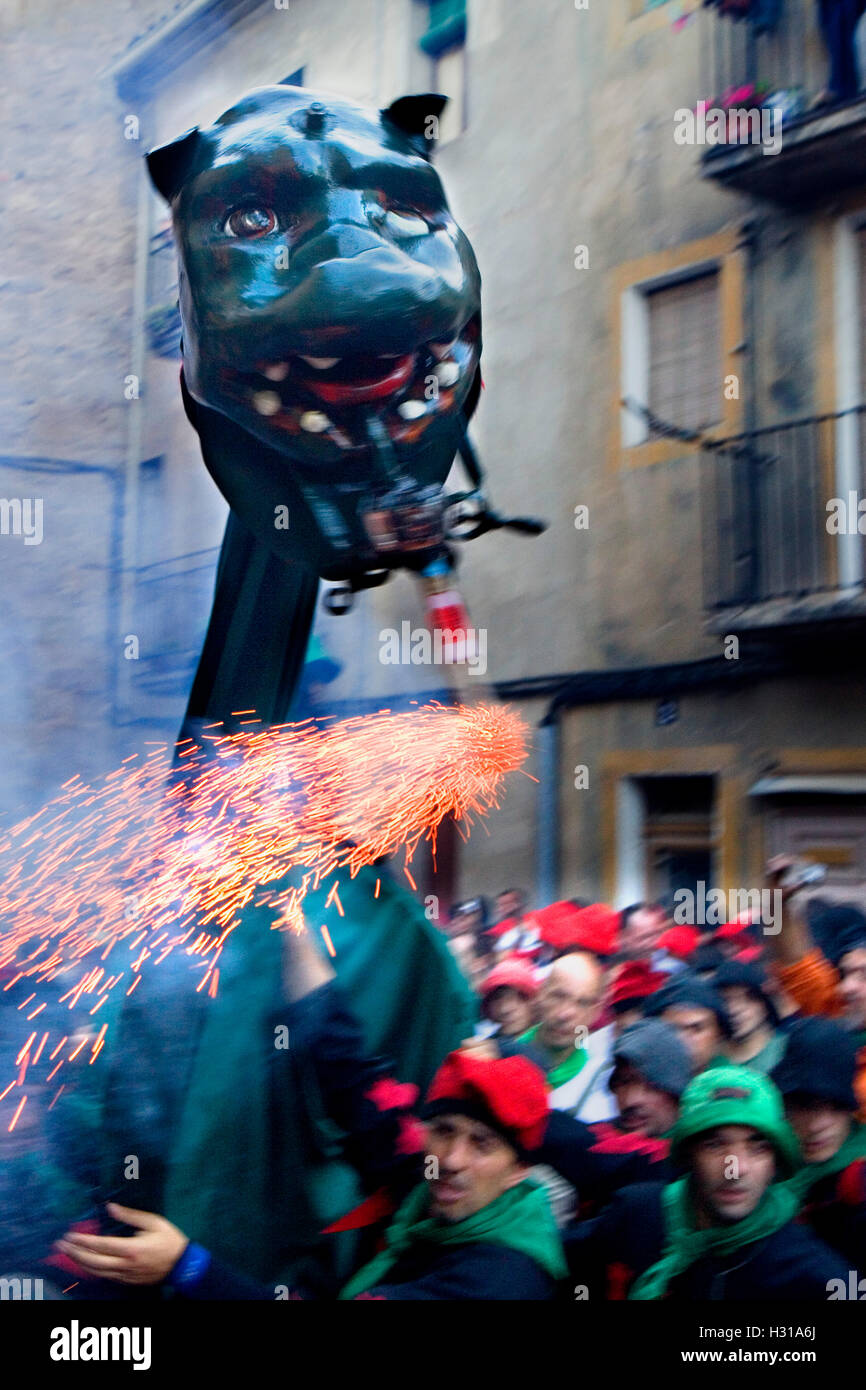 Parade.`Guita grossa´.La Patum (Masterpiece of Oral and Intangible ...