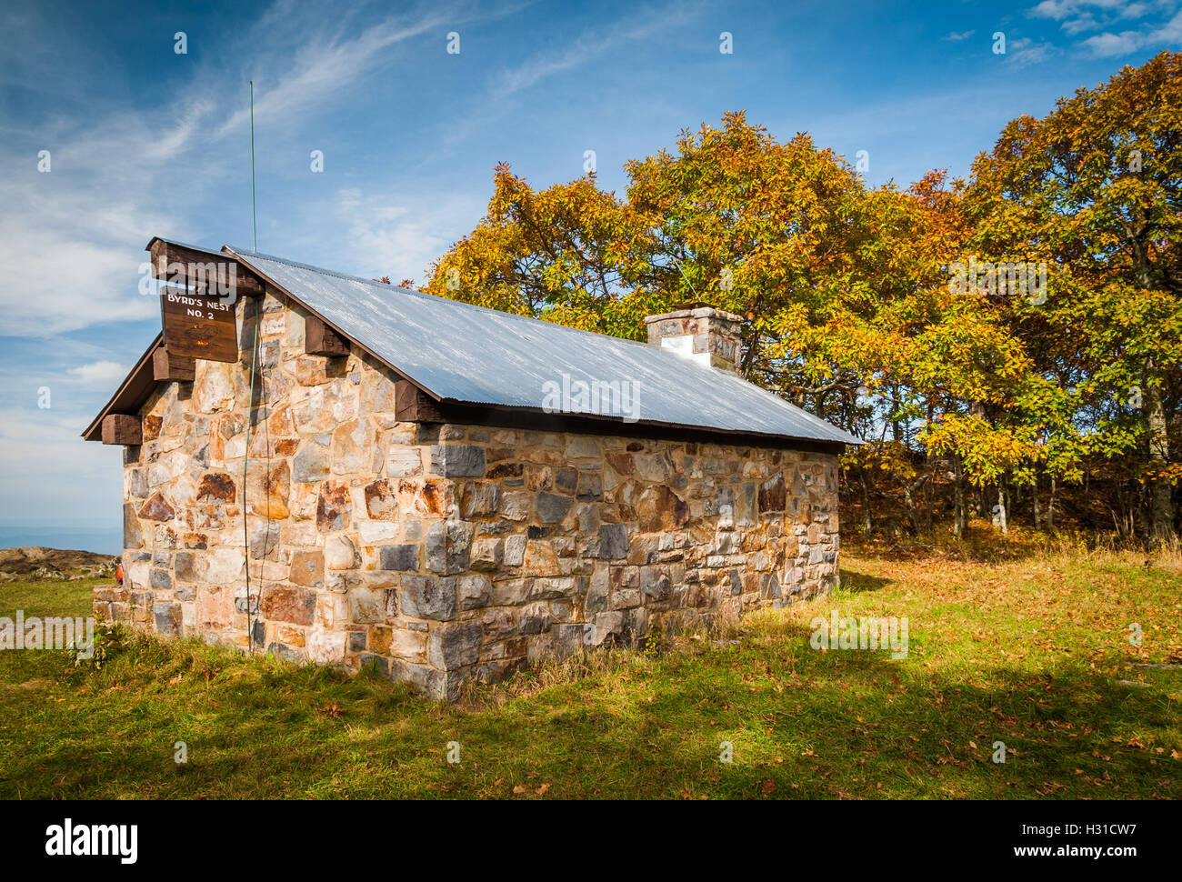 Byrd's Nest Shelter atop Hawksbill Summit, along the Appalachian Trail ...