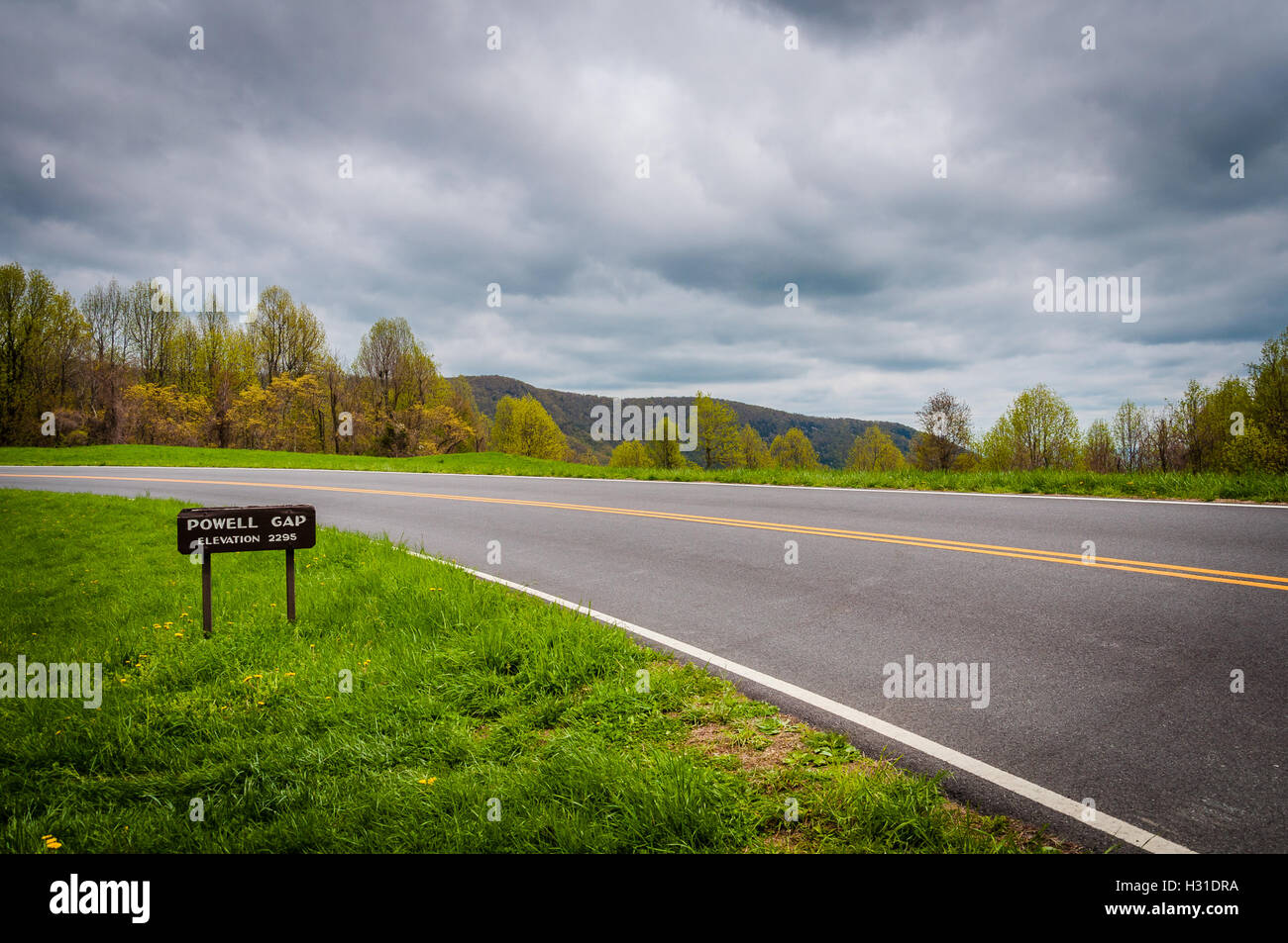 Spring view of the Blue Ridge Mountains and Shenandoah Valley, from ...