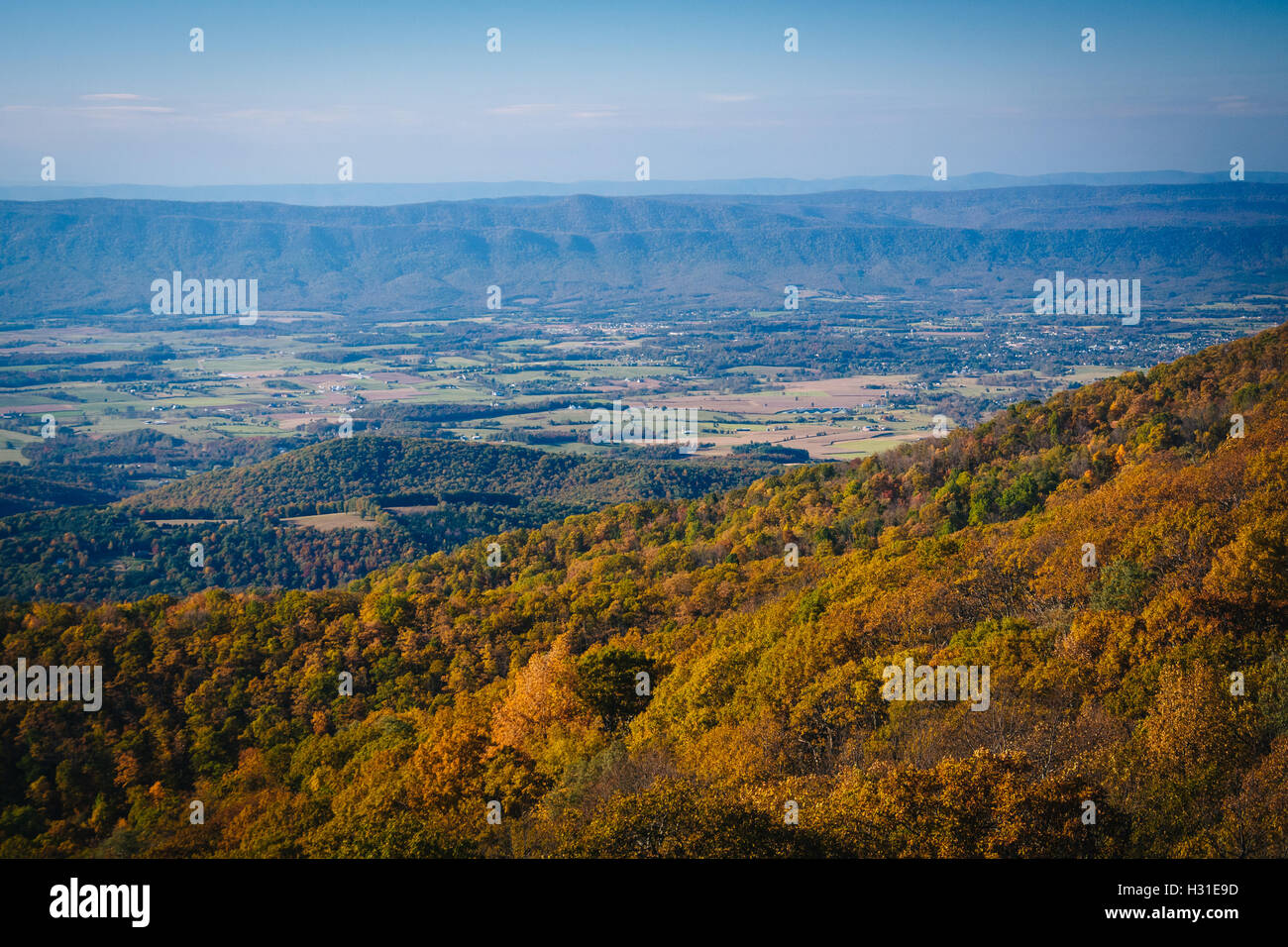 Shenandoah skyline drive fall hi-res stock photography and images - Alamy