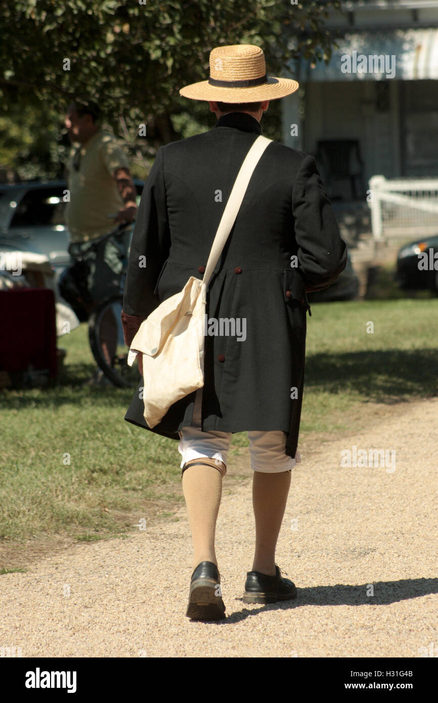 Man dressed in colonial clothing at event in Virginia, USA Stock Photo ...