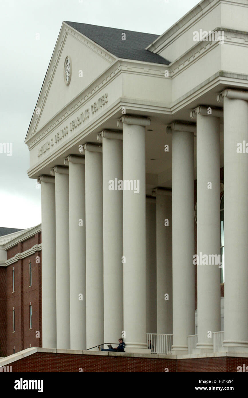 Tall Columns Classic High Resolution Stock Photography and Images - Alamy
