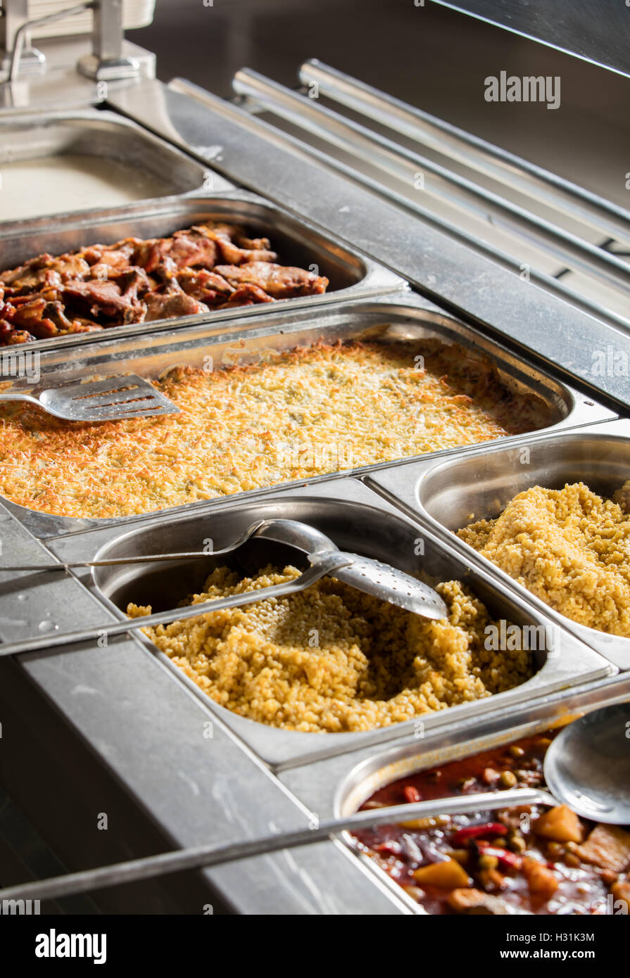 School catering hi-res stock photography and images - Alamy