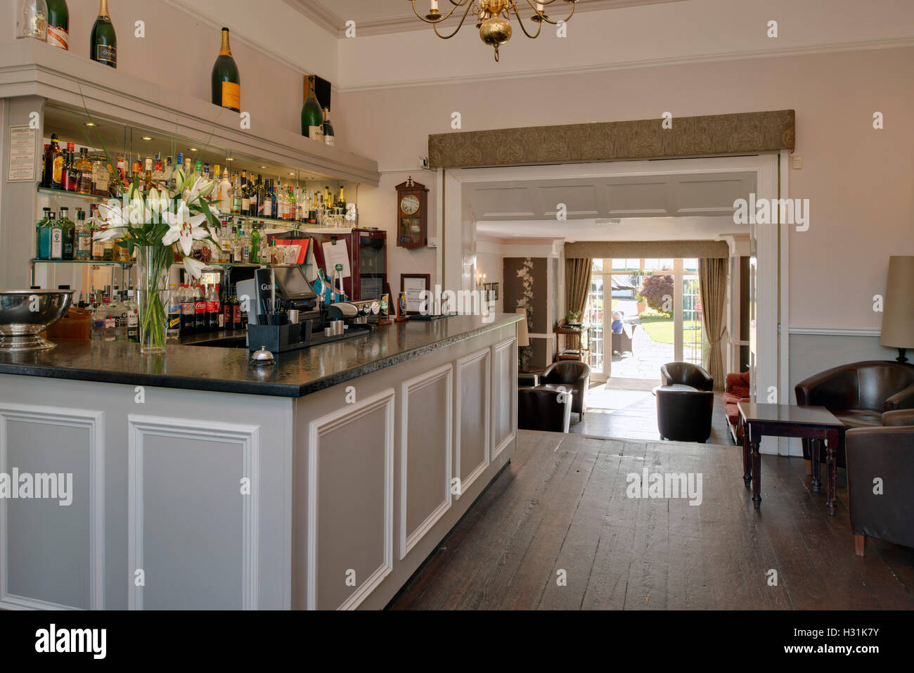 'Mill House Hotel', Swallowfield, Berkshire, UK. 'afternoon tea' cake ...
