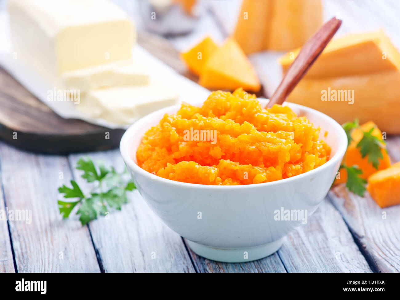 pumpkin porridge in bowl and on a table Stock Photo - Alamy