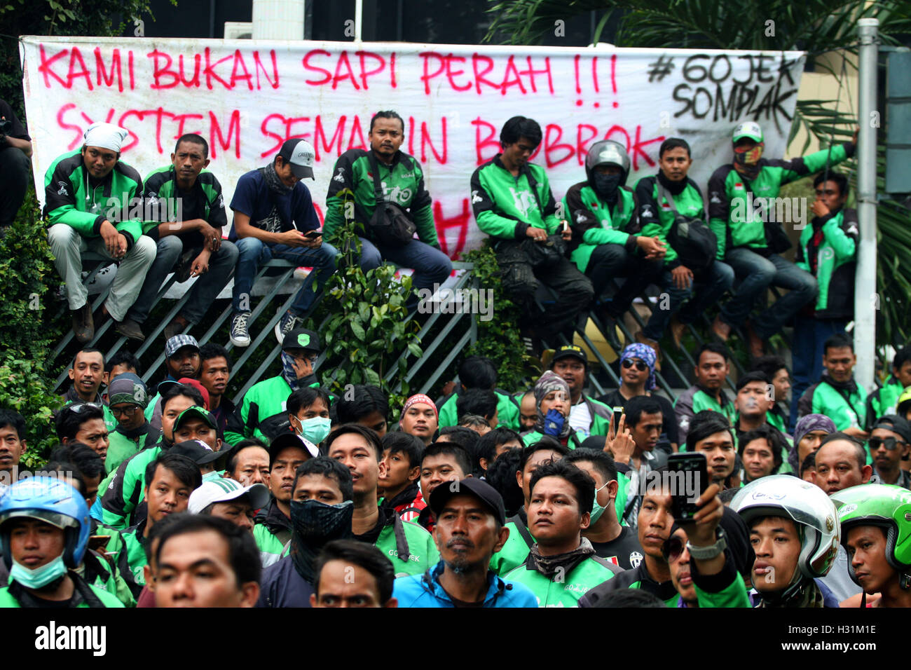 Gojek driver hi-res stock photography and images - Alamy