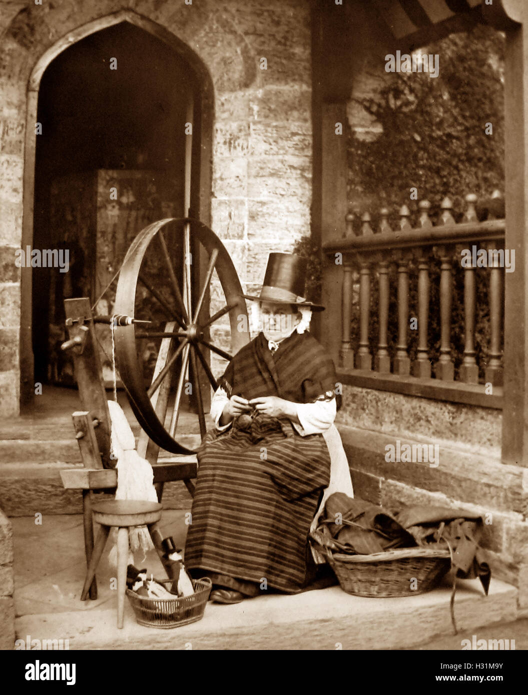 Welsh traditional dress hi-res stock photography and images - Alamy