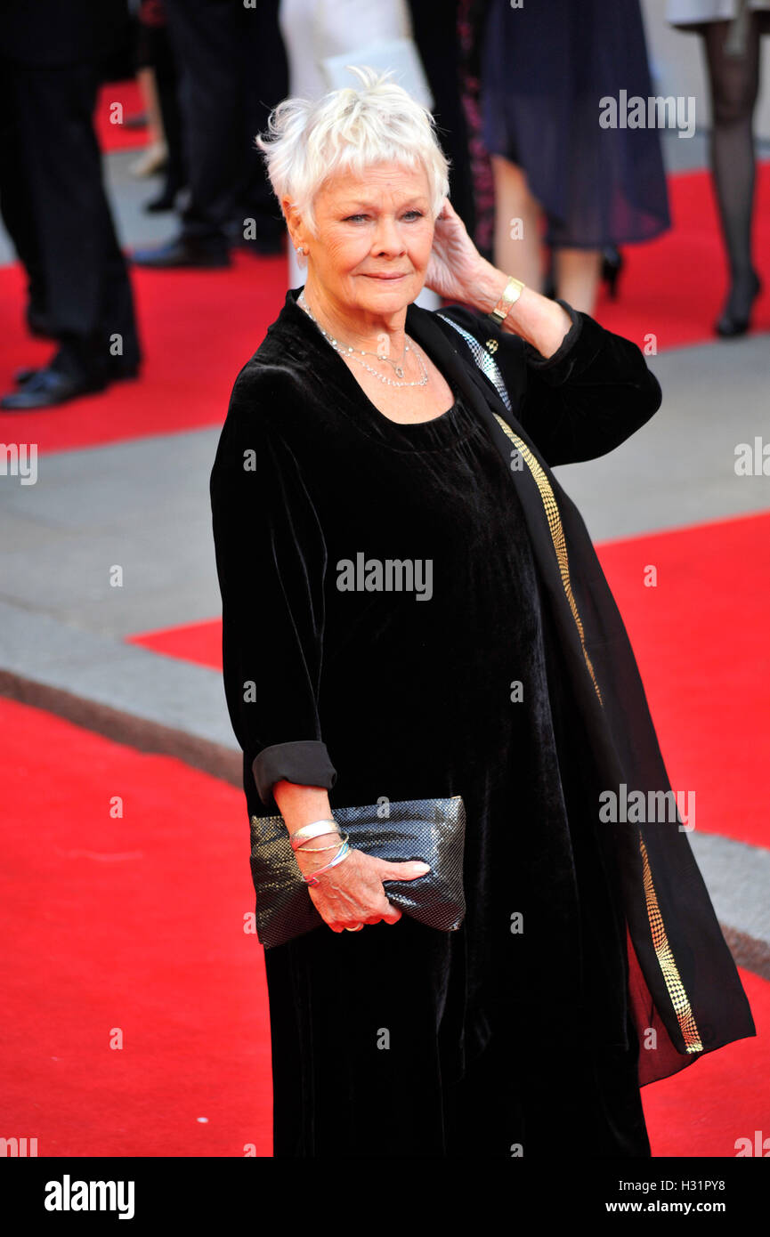 M bond judi dench hi-res stock photography and images - Alamy