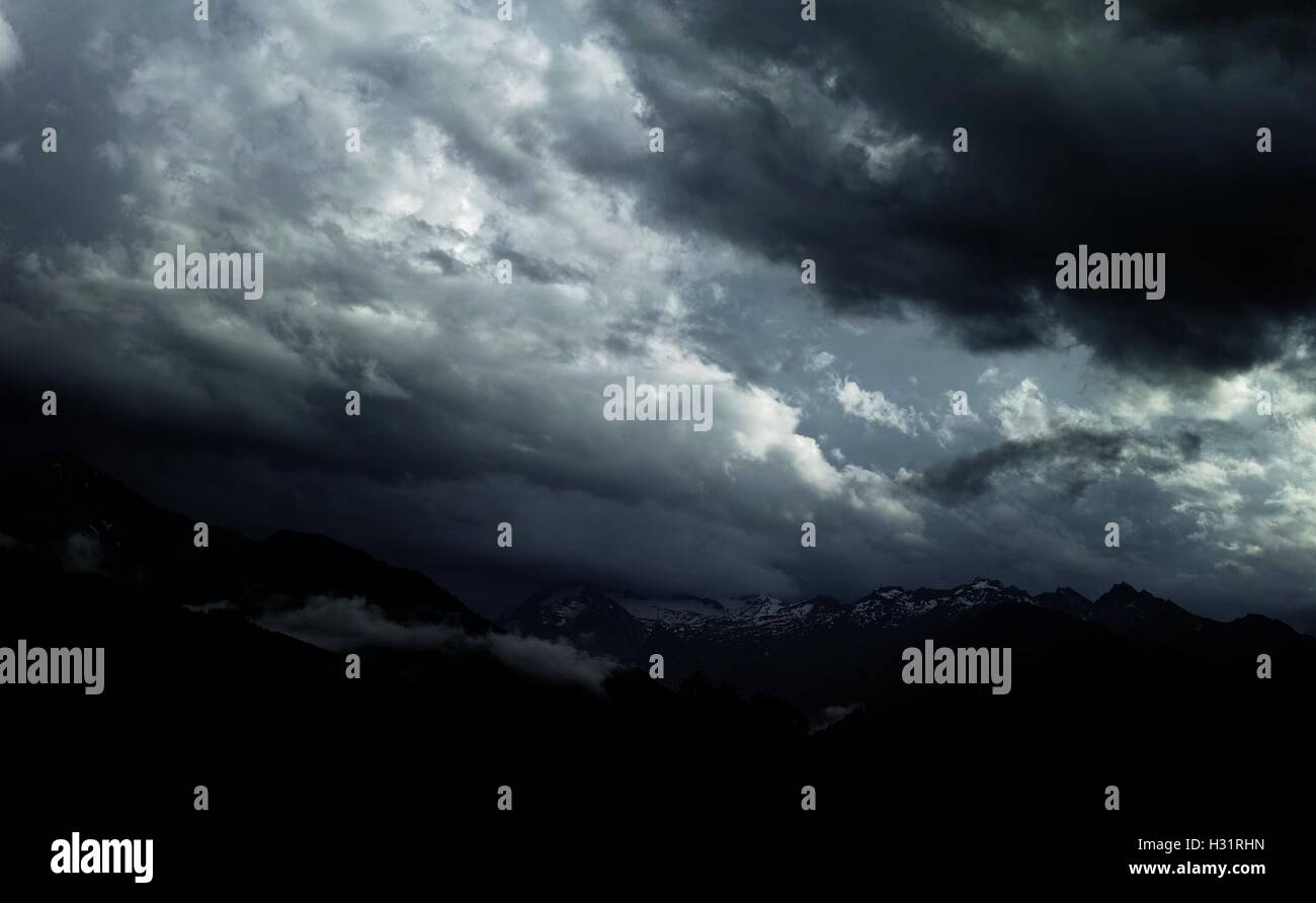 Dark sky before the storm Stock Photo - Alamy