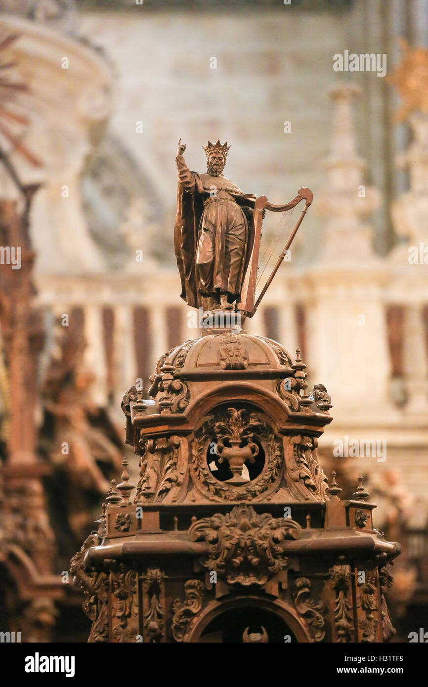 Spanish king statue detail hi-res stock photography and images - Alamy