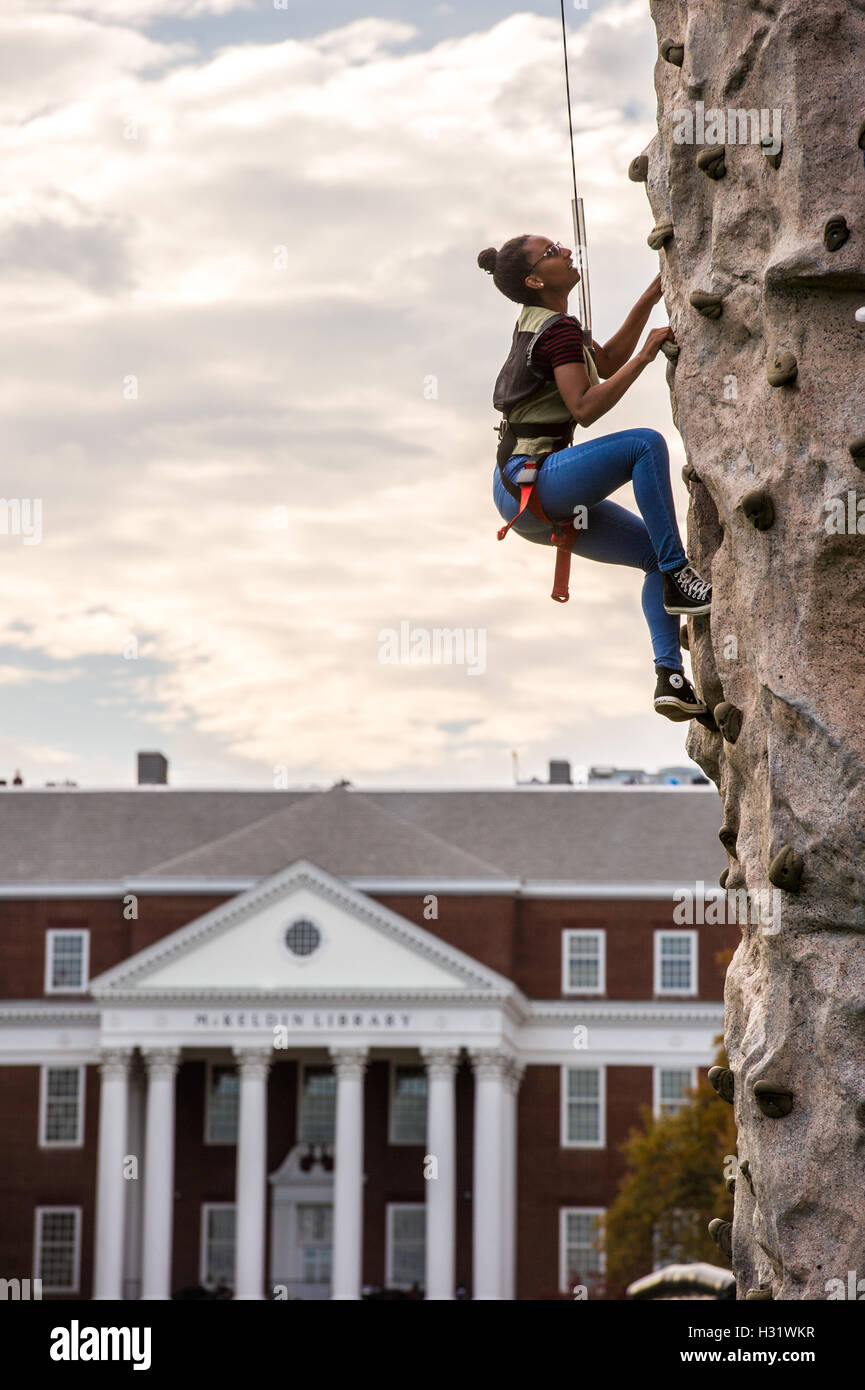 Students climb hi-res stock photography and images - Alamy