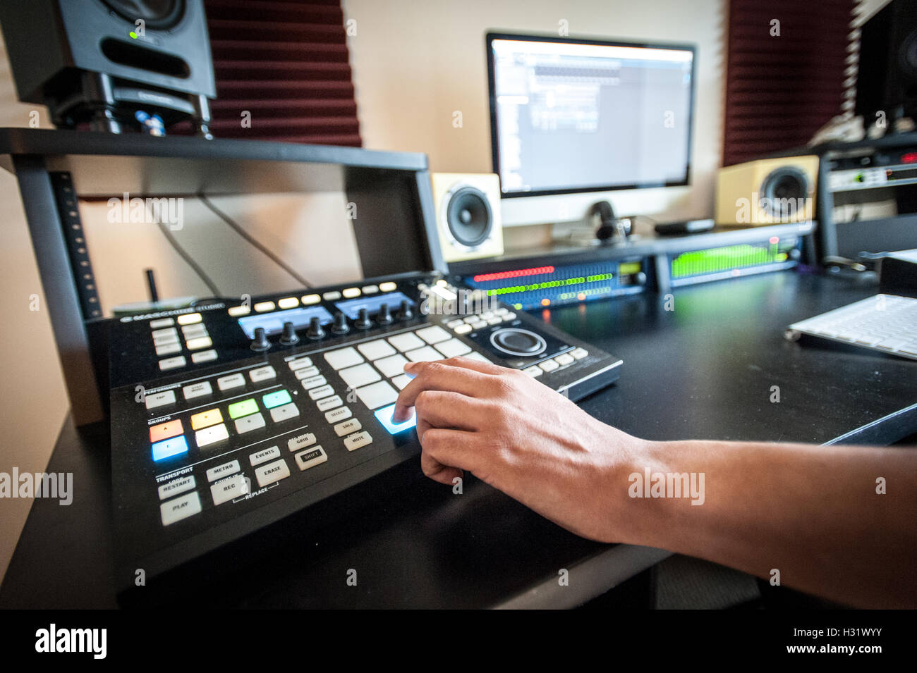 Sound board hi-res stock photography and images - Alamy
