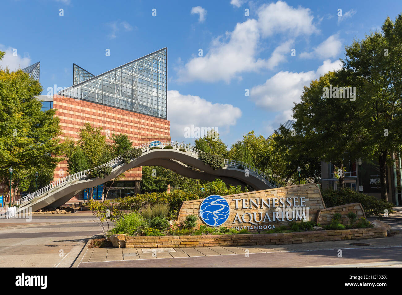 The entrance to the Tennessee Aquarium in Chattanooga, Tennessee Stock ...