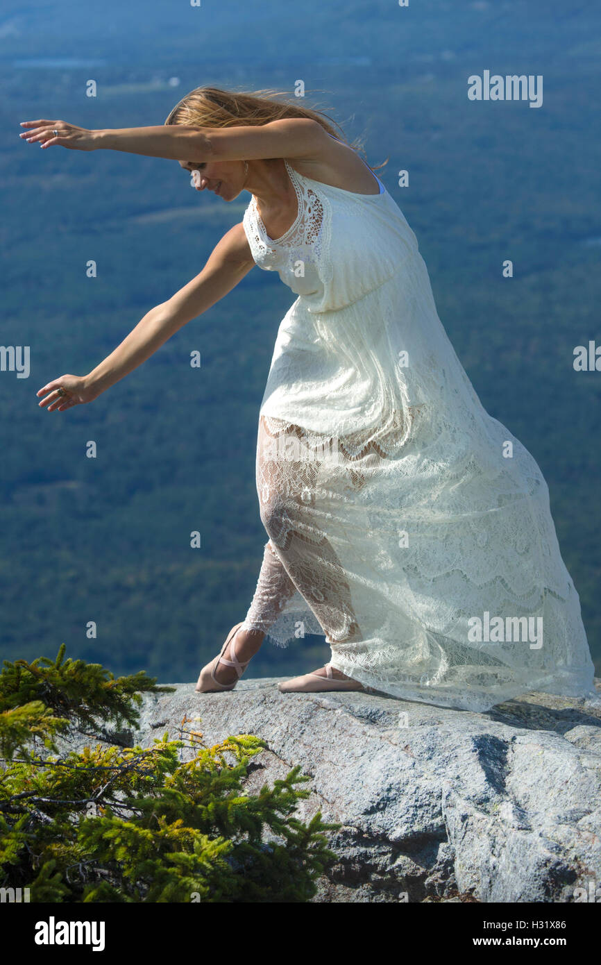 Vintage woman windy day dress hi-res stock photography and images - Alamy