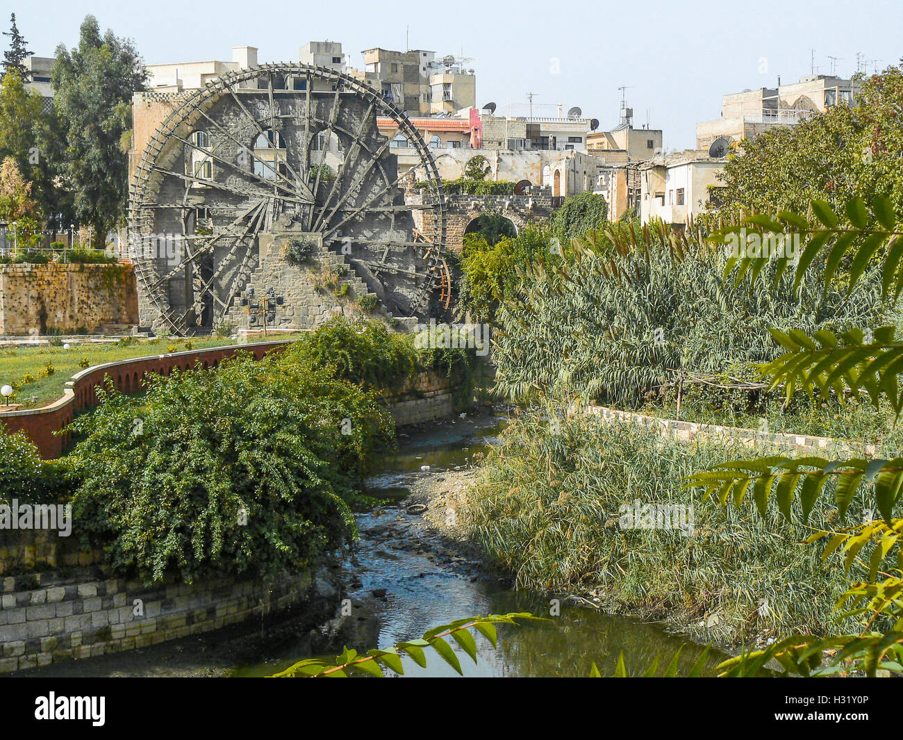 Norias, the water wheels in Hama, Syria 2008 Stock Photo - Alamy