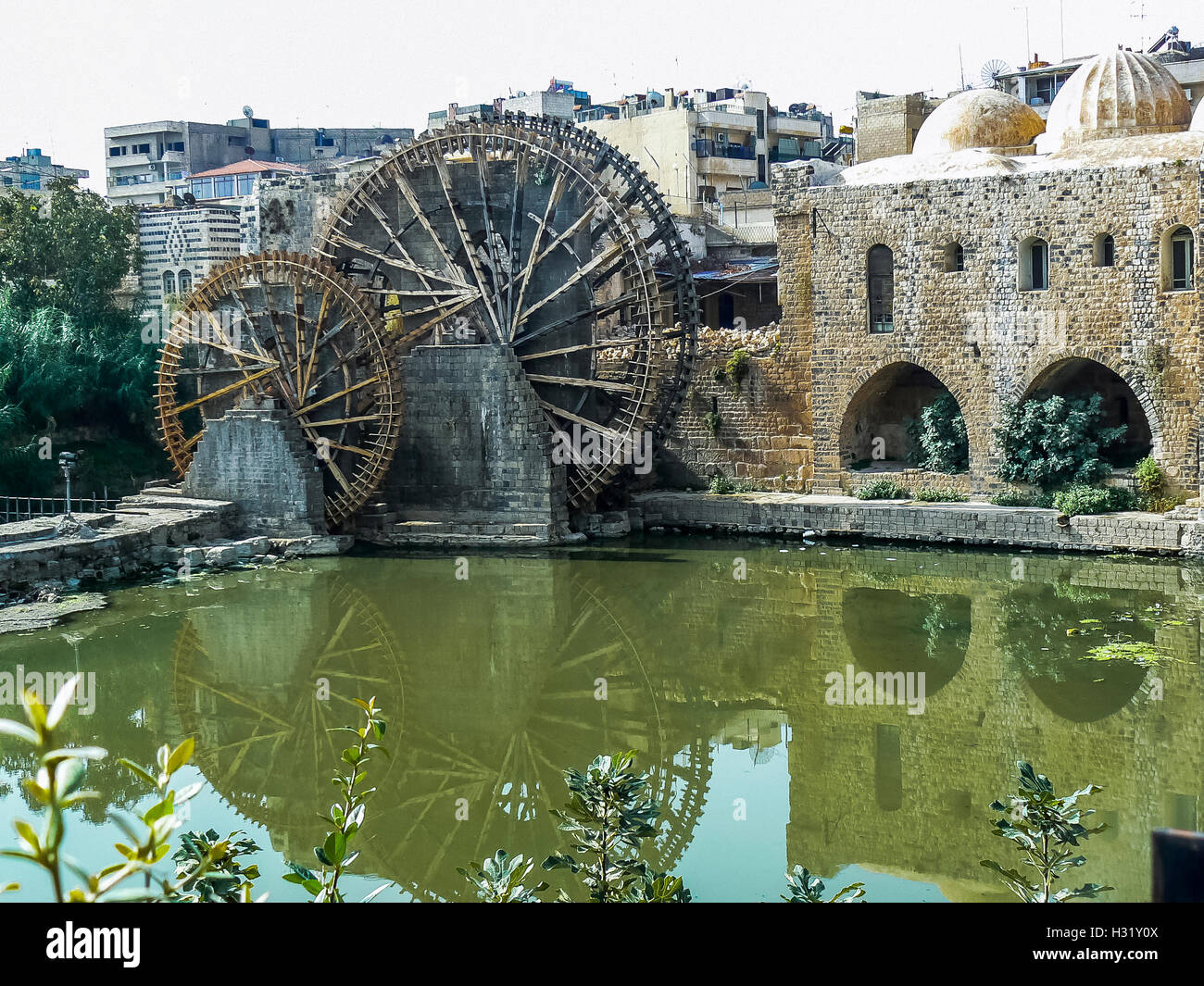 Norias, the water wheels in Hama, Syria 2008 Stock Photo - Alamy