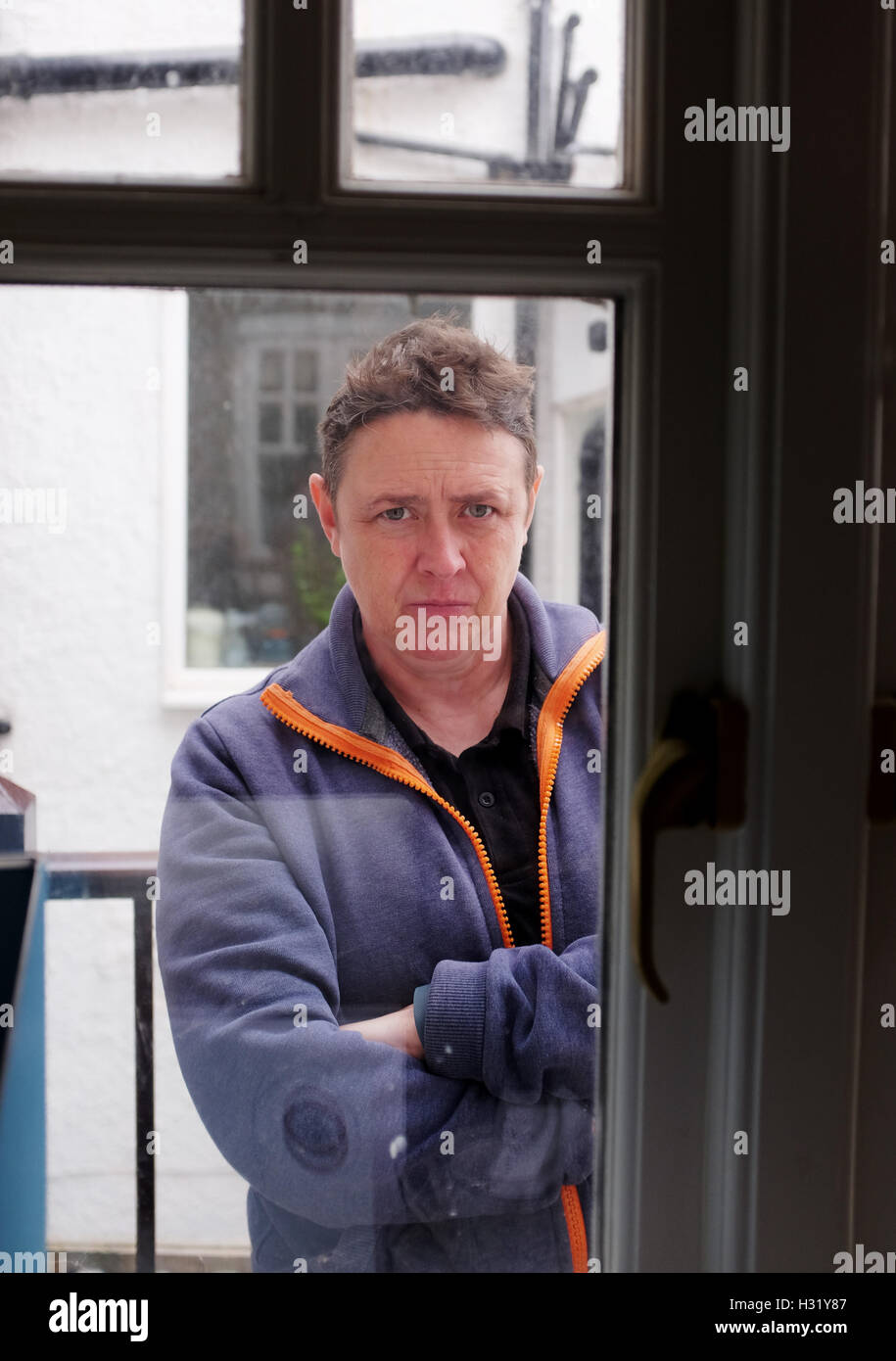 Stare staring look looking hi-res stock photography and images - Alamy