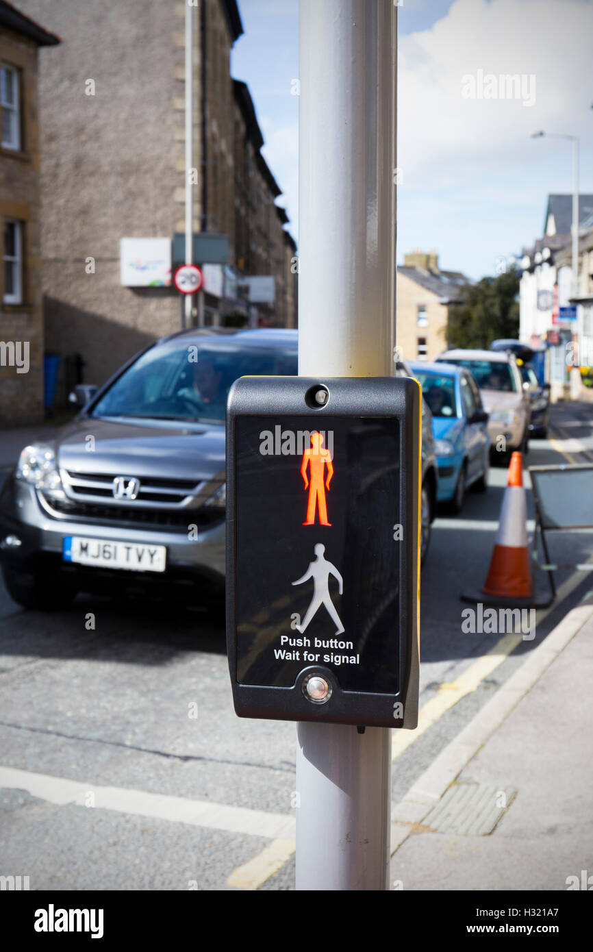 Pedestrian traffic light on city hi-res stock photography and images ...