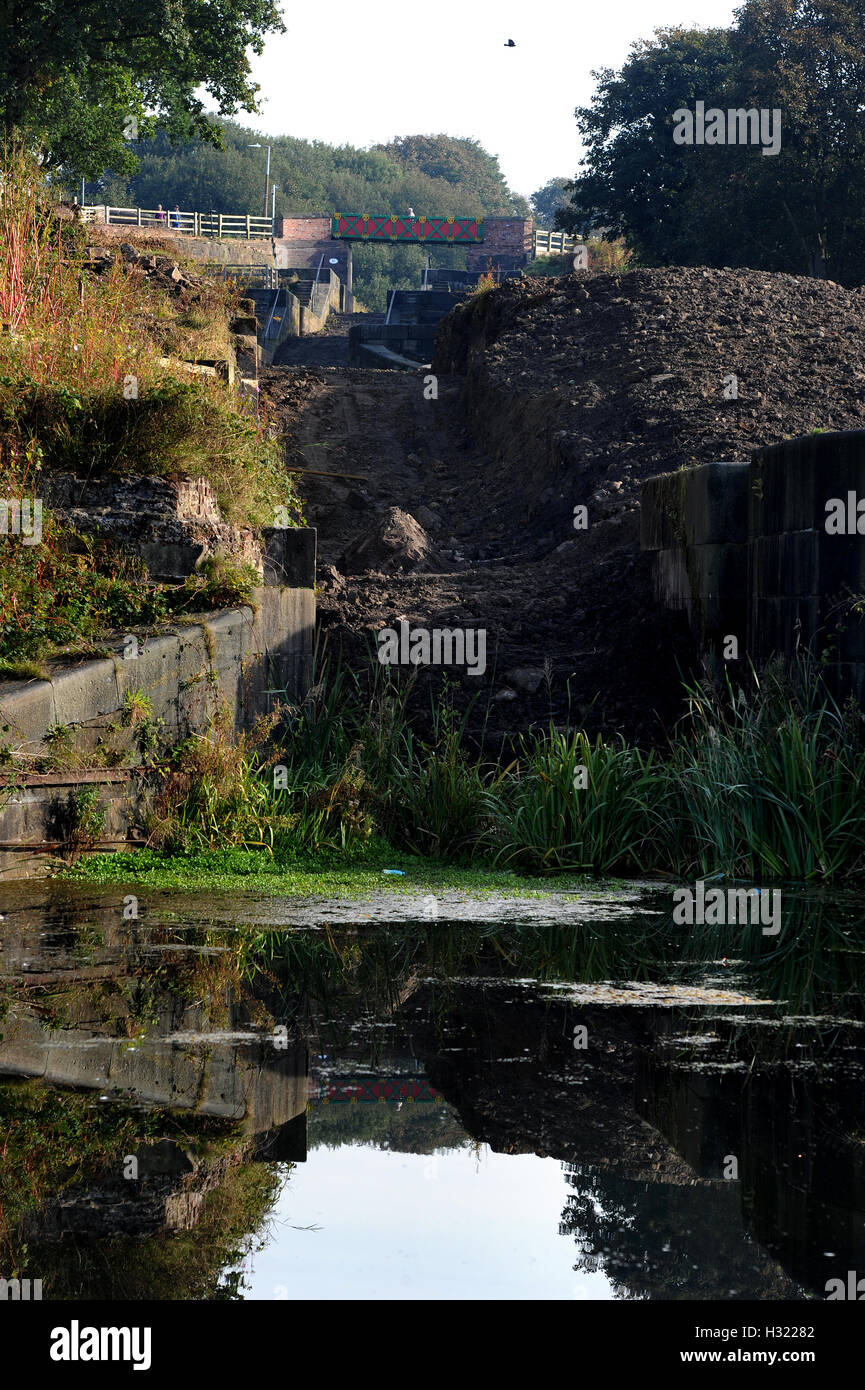Bolton bury canal hi-res stock photography and images - Alamy