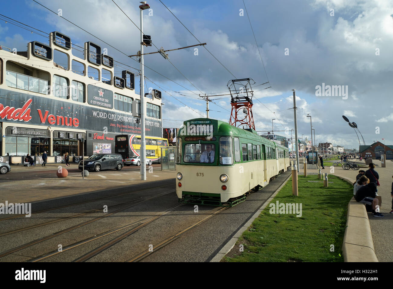 Blackpool's Progress Twin Cars Nos.675 & 685 Approaching The Tower -1 ...