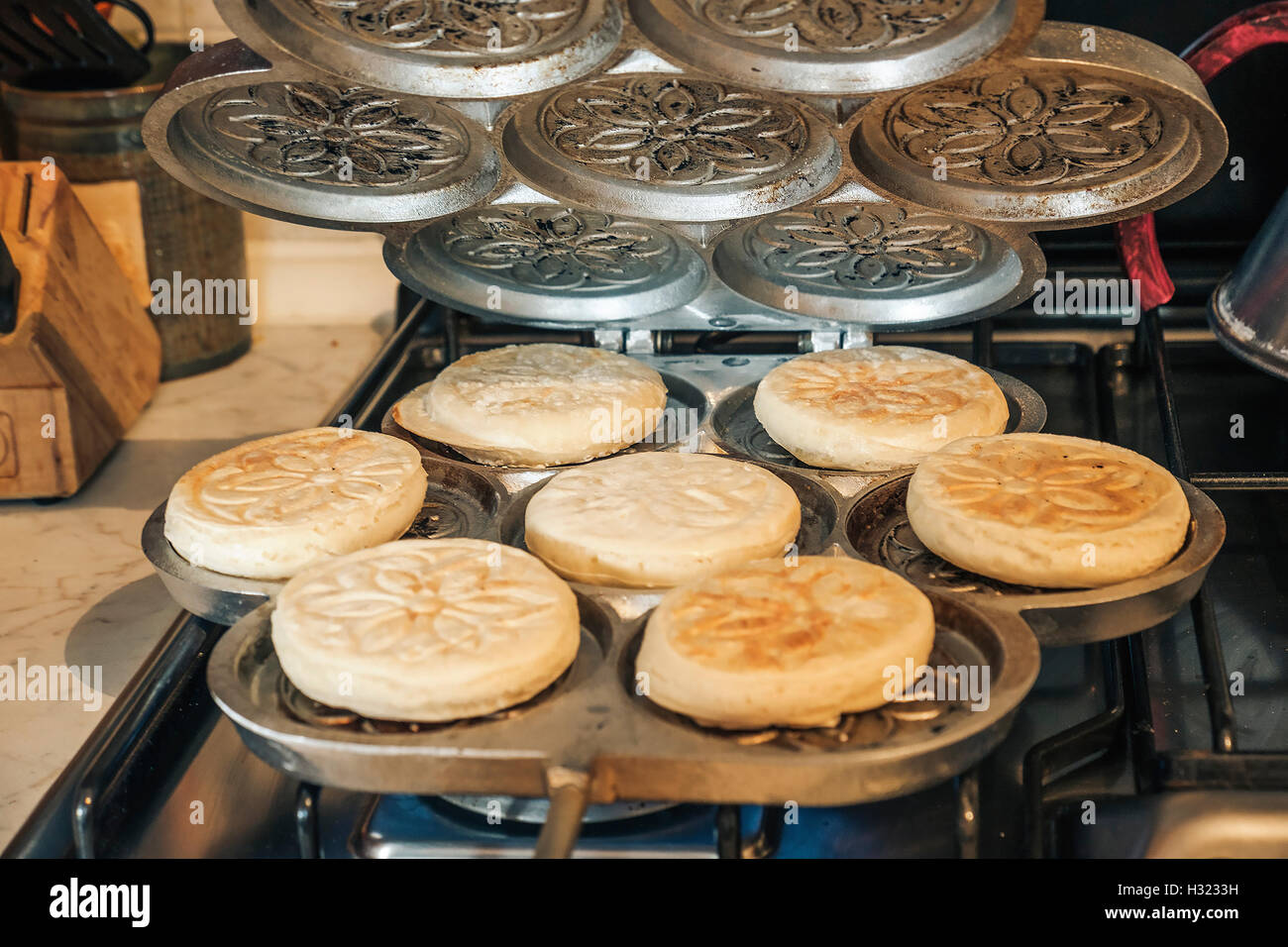 Traditional cooker cooking hi-res stock photography and images - Alamy