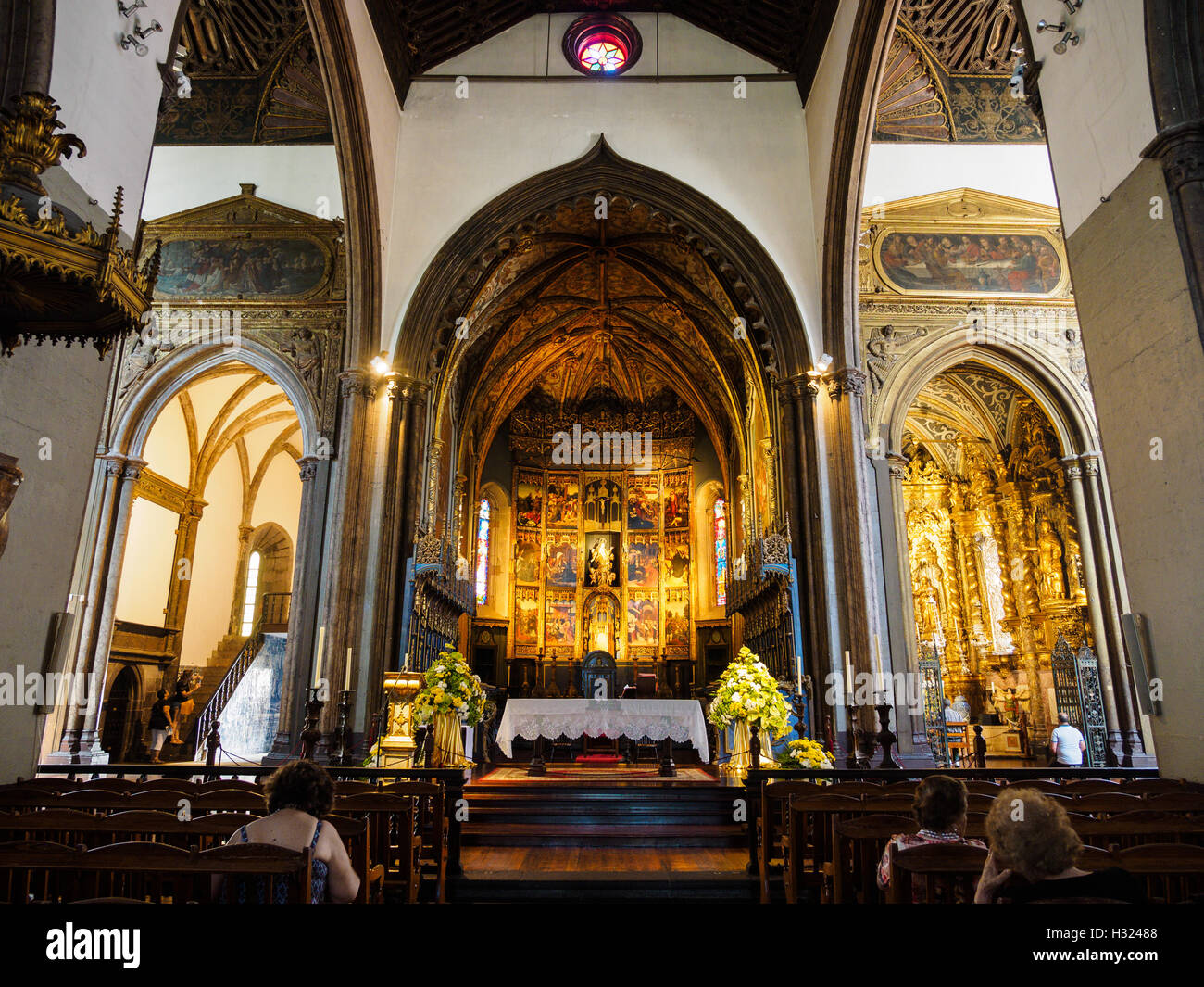 Interior view of the Funchal cathedral Sé Catedral de Nossa Senhora da ...