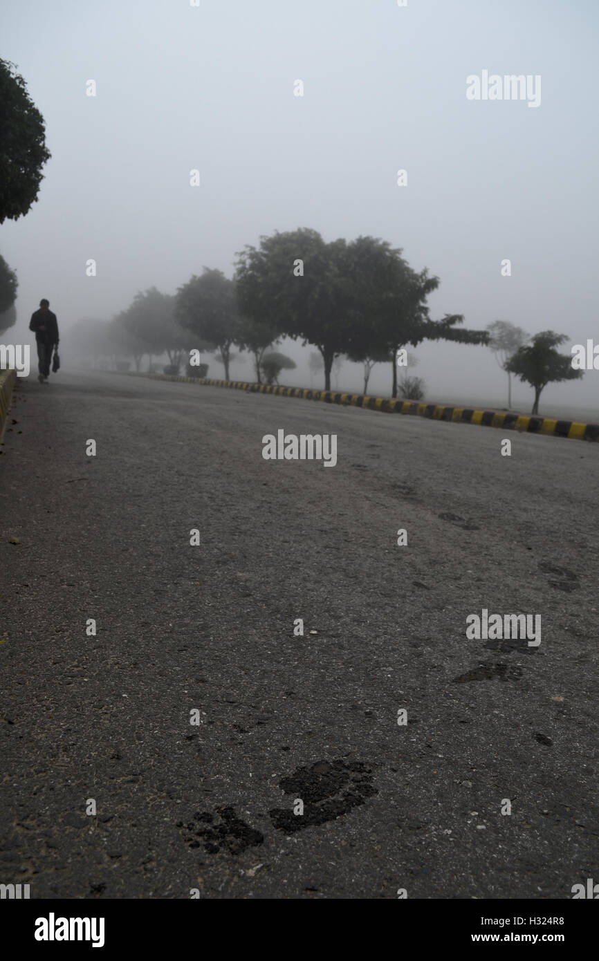 Fog on the road hi-res stock photography and images - Alamy