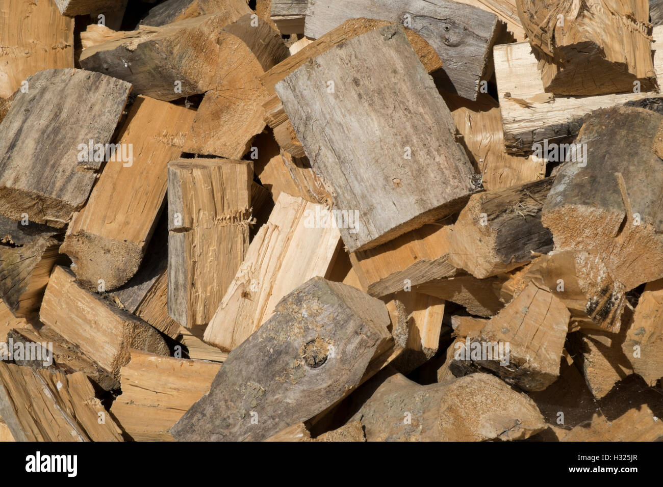 A pile of fire wood Stock Photo - Alamy