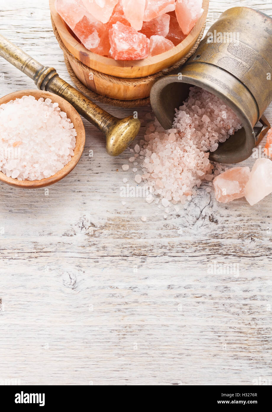 Himalayan pink salt Stock Photo - Alamy