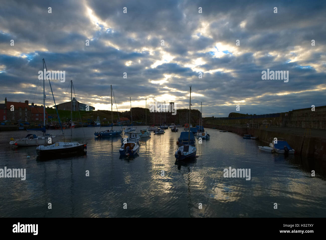 Dunbar harbour hi-res stock photography and images - Alamy