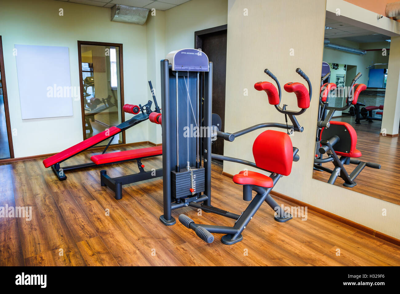 Abs workout gym hi-res stock photography and images - Alamy