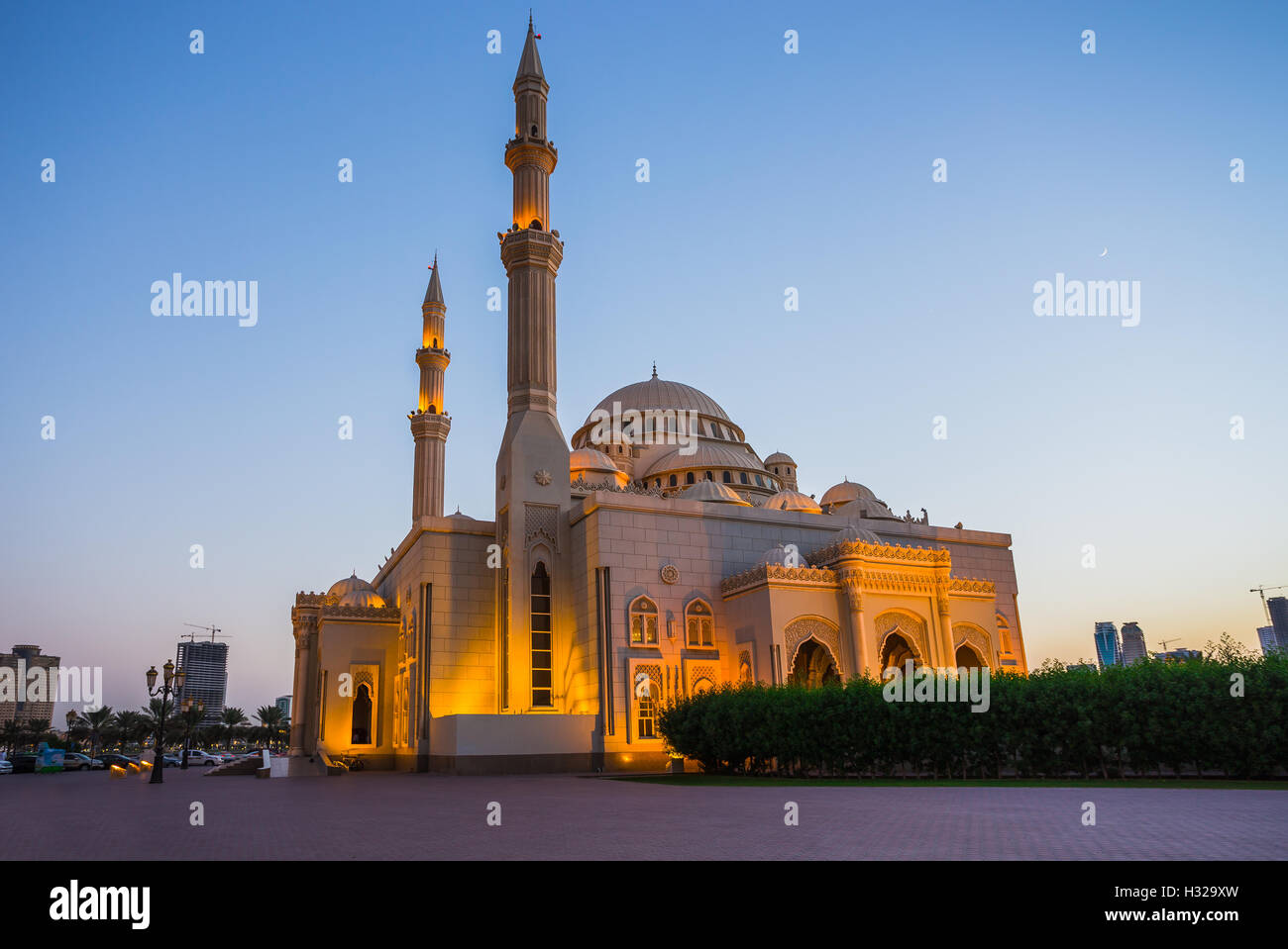 Illuminated minaret mosque al hi-res stock photography and images - Alamy