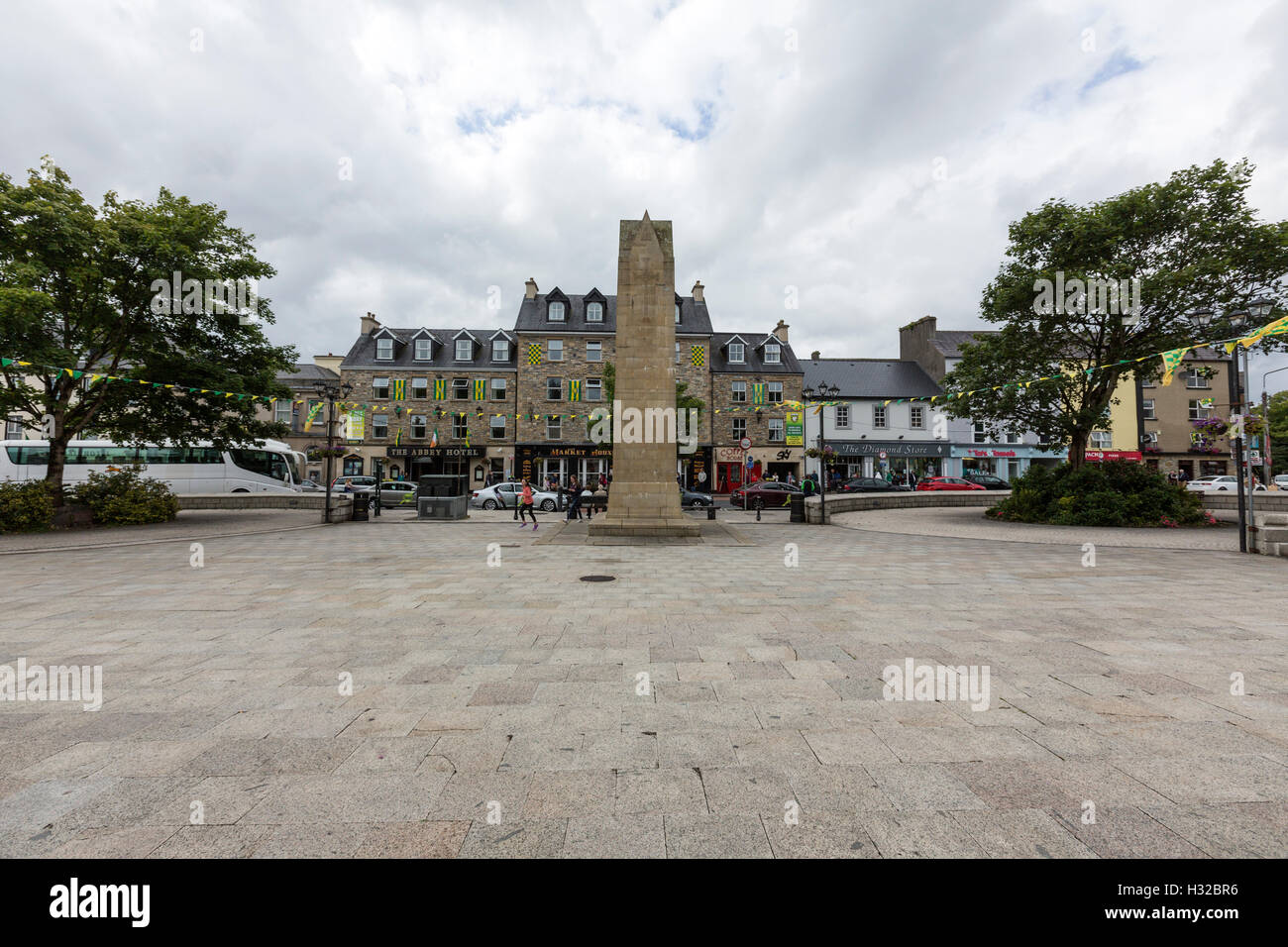 Donegal square hi-res stock photography and images - Alamy