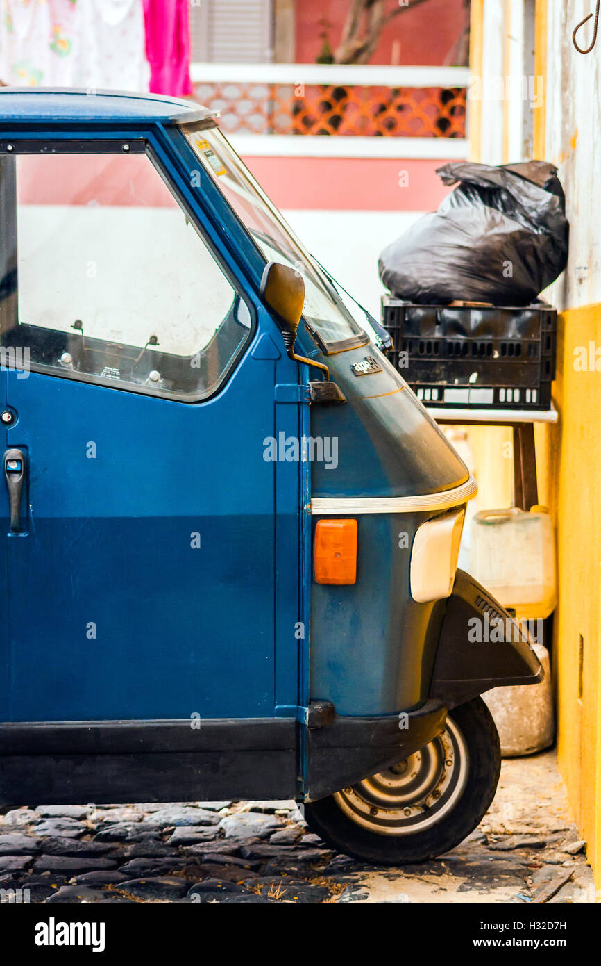 Piaggio Ape Car Stock Photos & Piaggio Ape Car Stock Images - Alamy