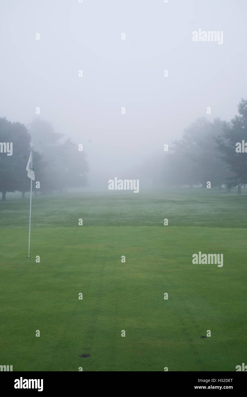 Fog golf hi-res stock photography and images - Alamy